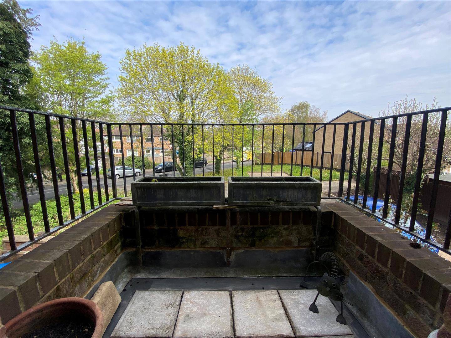 2 Bedroom Maisonette To Let In Brangwyn Crescent Colliers Wood Sw19