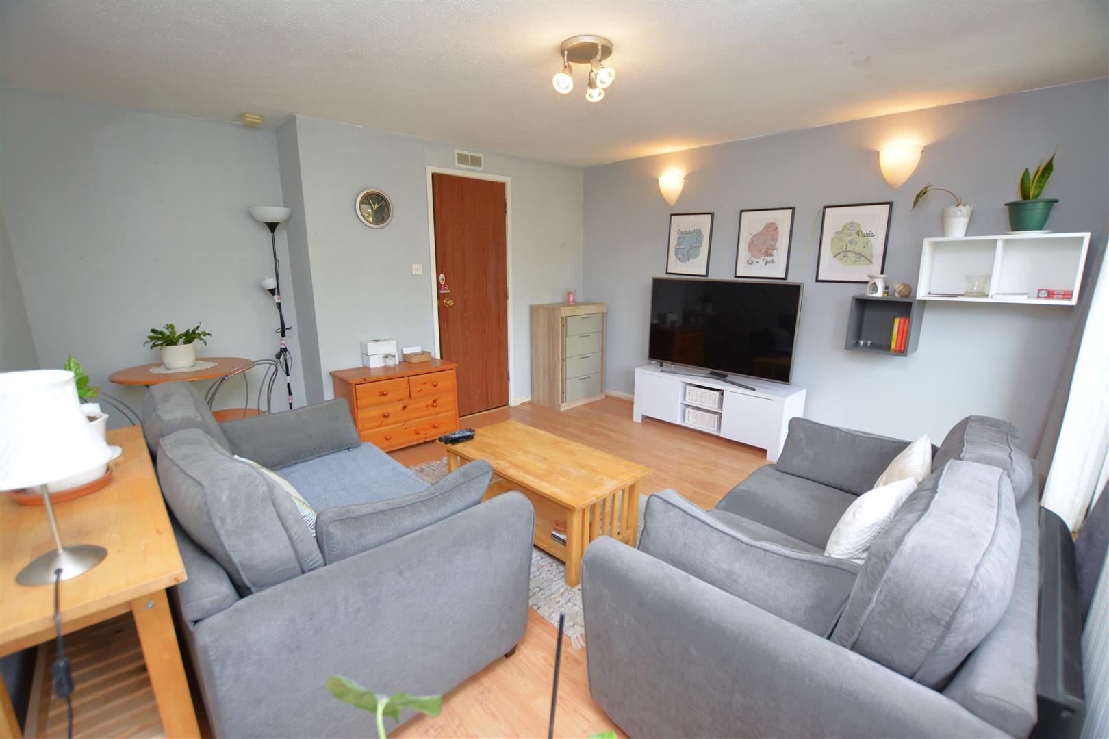 2 Bedroom Maisonette To Let In Brangwyn Crescent Colliers Wood Sw19
