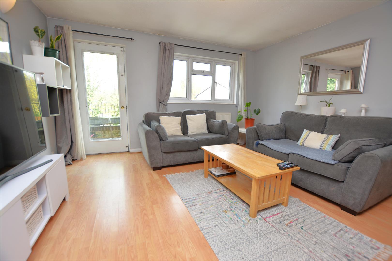 2 Bedroom Maisonette To Let In Brangwyn Crescent Colliers Wood Sw19