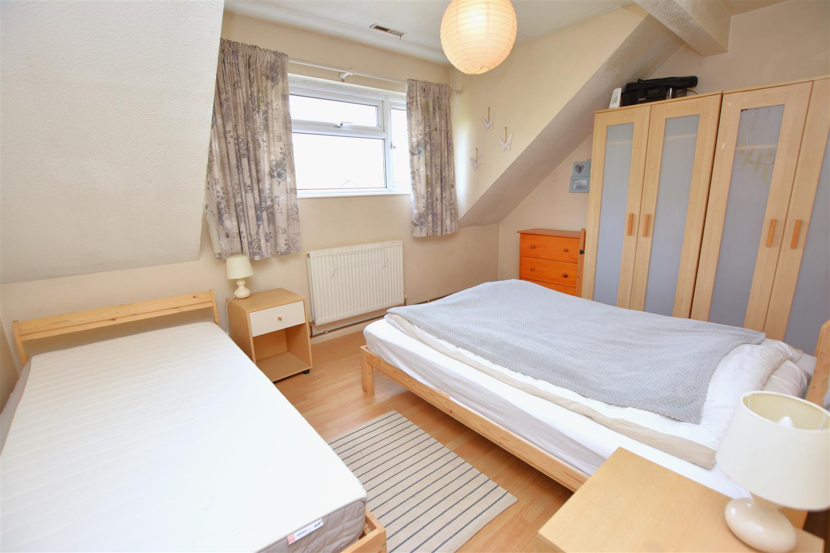 2 Bedroom Maisonette To Let In Brangwyn Crescent Colliers Wood Sw19