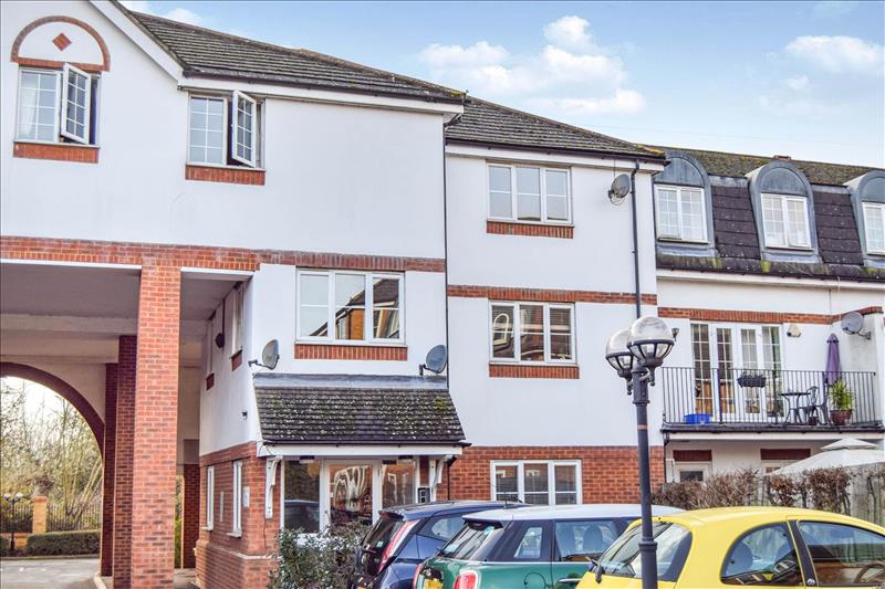 2 Bedroom Flat For Sale In Chaucer Way Colliers Wood Sw19 Ellisons