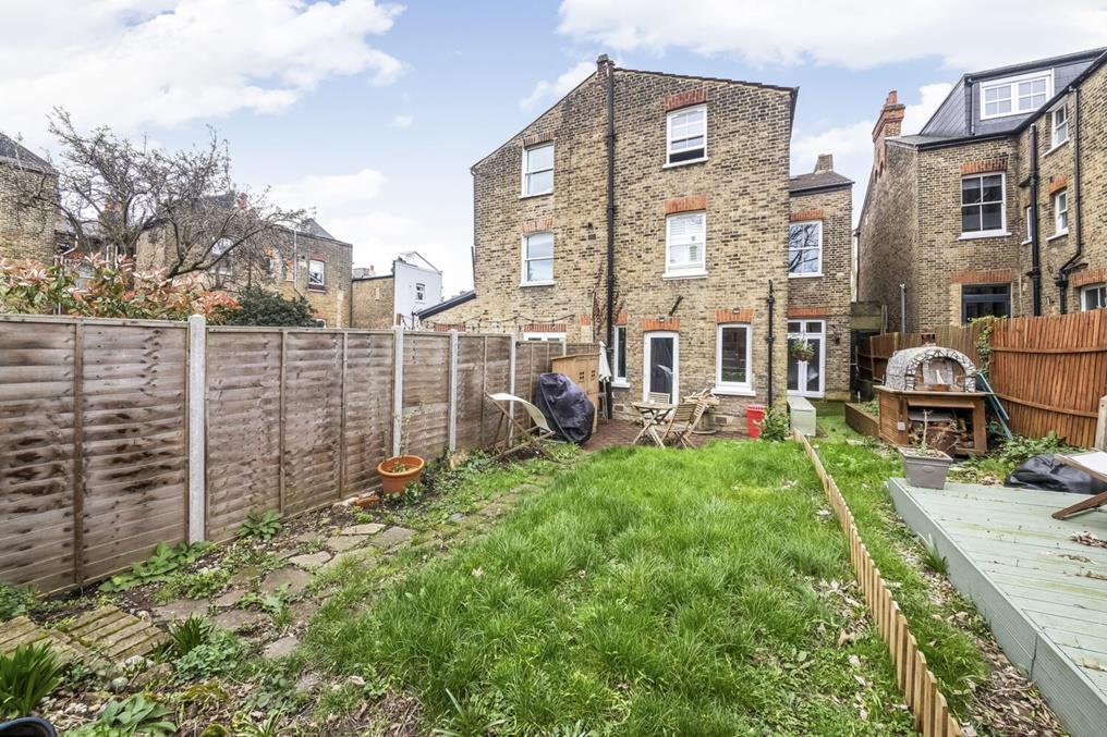 studio for sale in Thornlaw Road, West Norwood, SE27 | Pedder