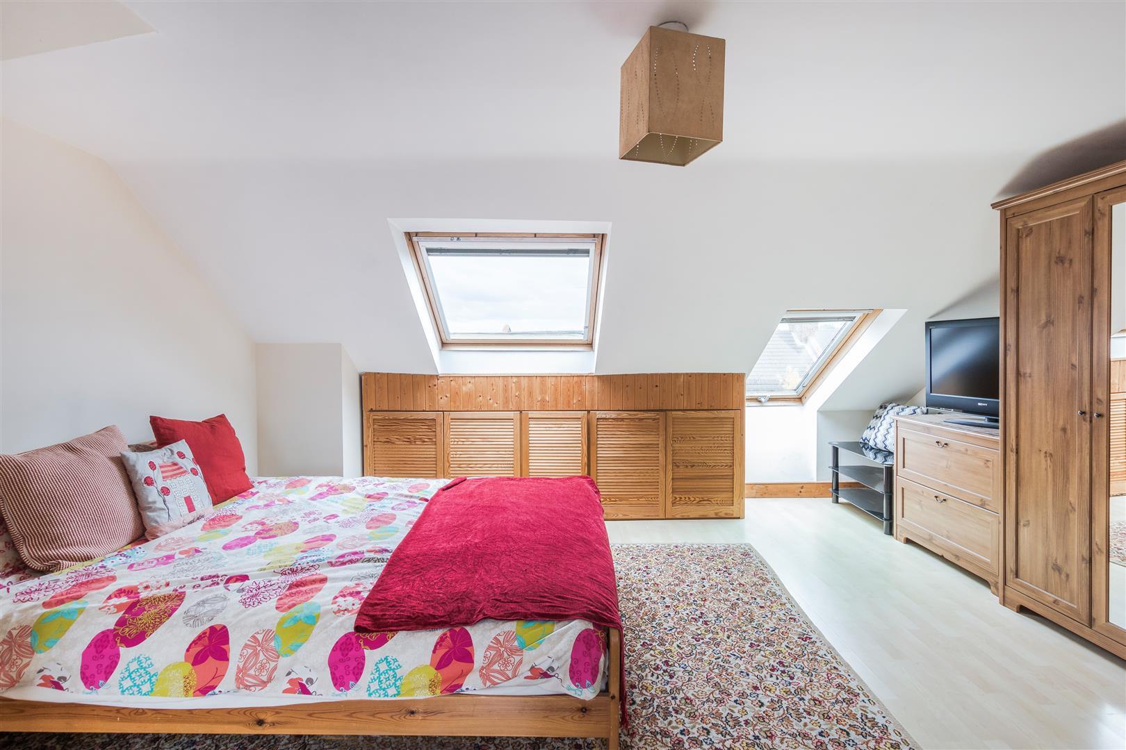 3 Bedroom House For Sale In Devonshire Road Colliers Wood Sw19