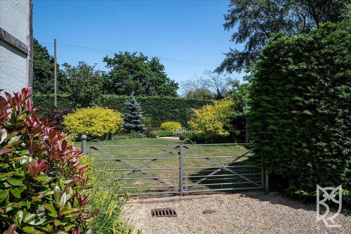 Properties for sale - Brooks Leney | Your Land Our Knowledge