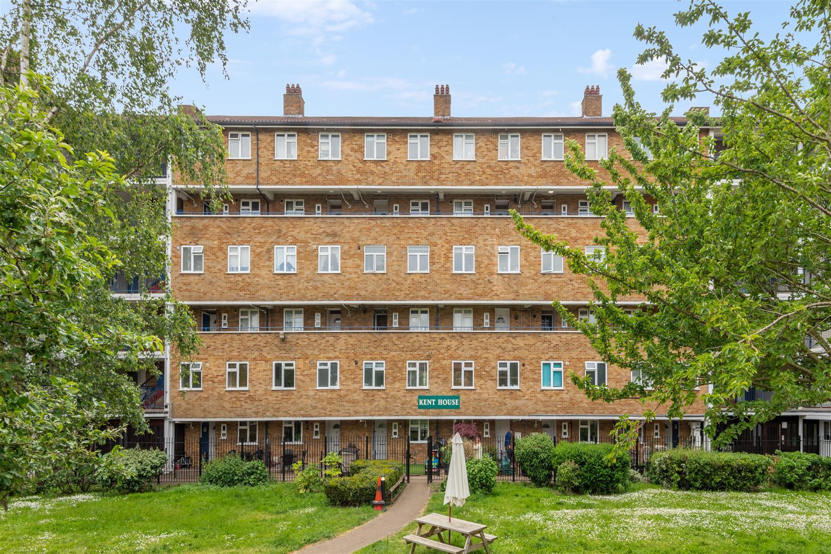 3 bedroom flat for sale in Devonshire Street, London, W4 | Whitman and Co