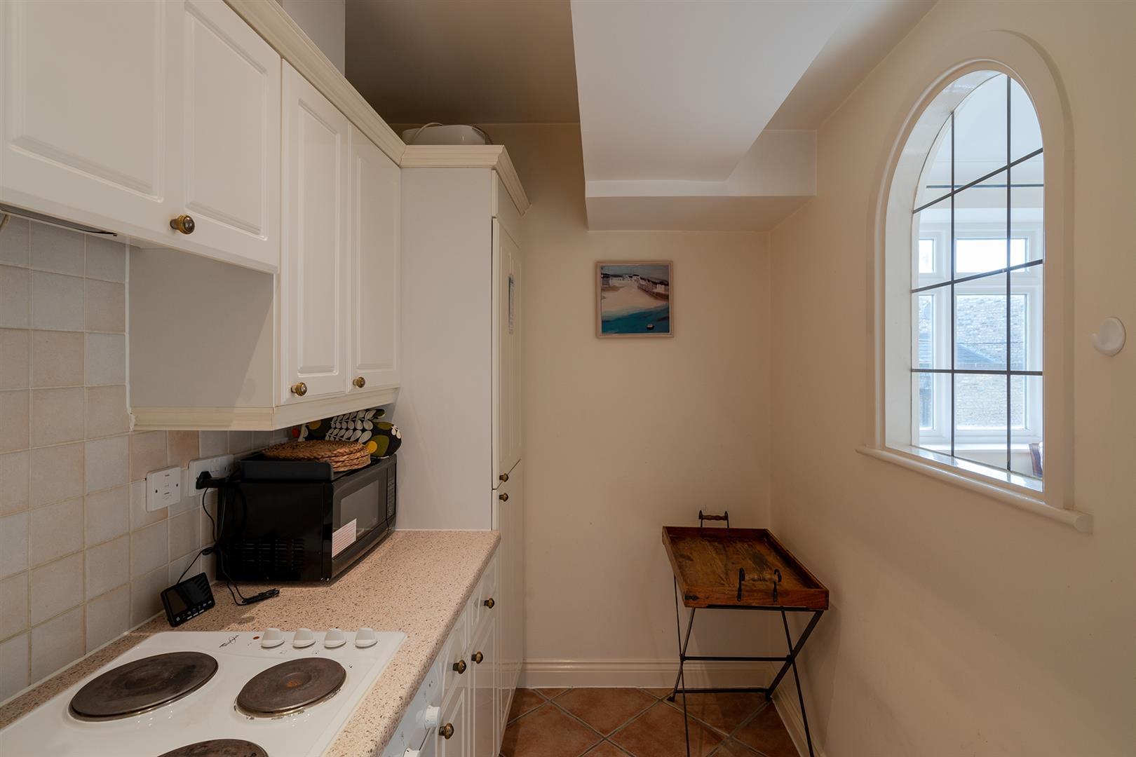 1 bedroom flat to let in Pemberton House, London, EC4A | Scott City