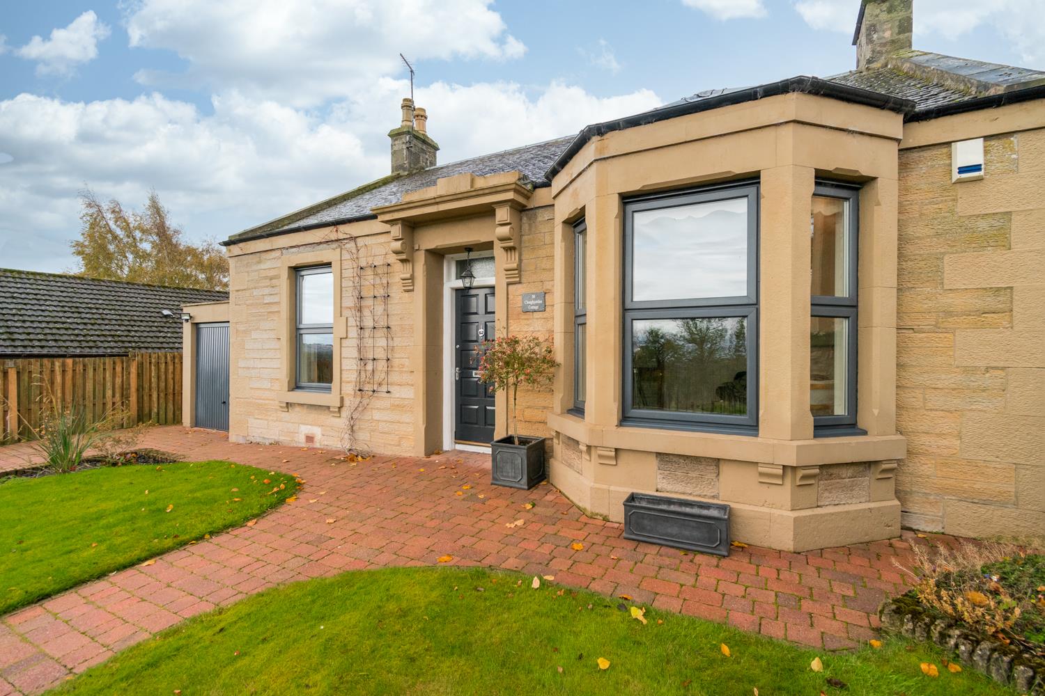 2 bedroom detached bungalow for sale in 30 ARBUTHNOT ROAD , LOANHEAD ...