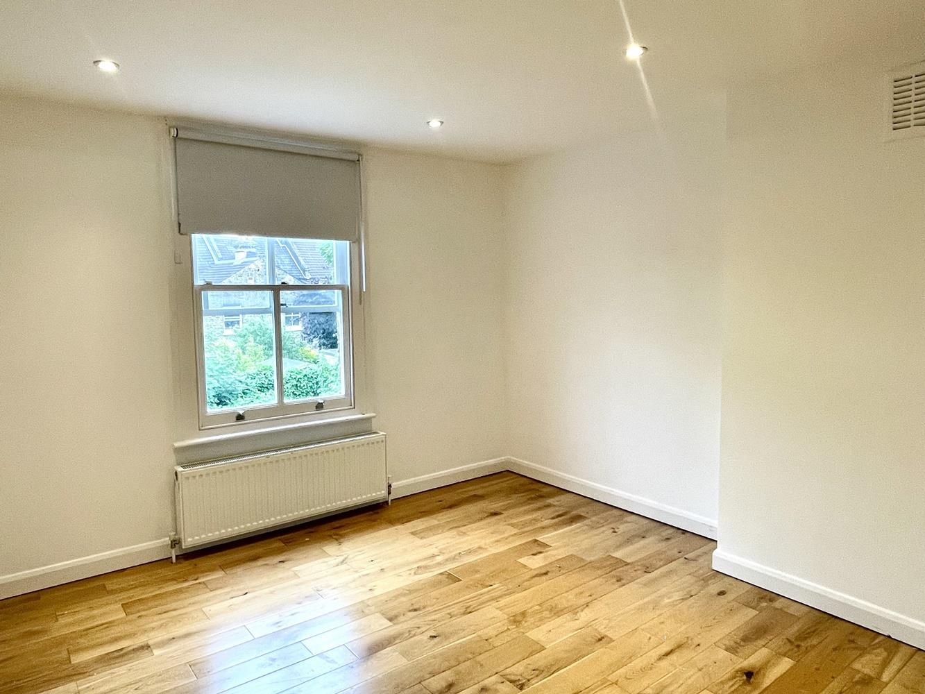3 bedroom flat to let in Venner Road, Sydenham, SE26 | Pedder