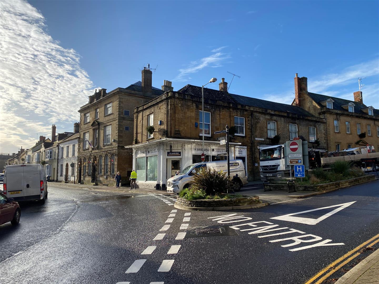 commercial property retail property - high street to let in Church ...