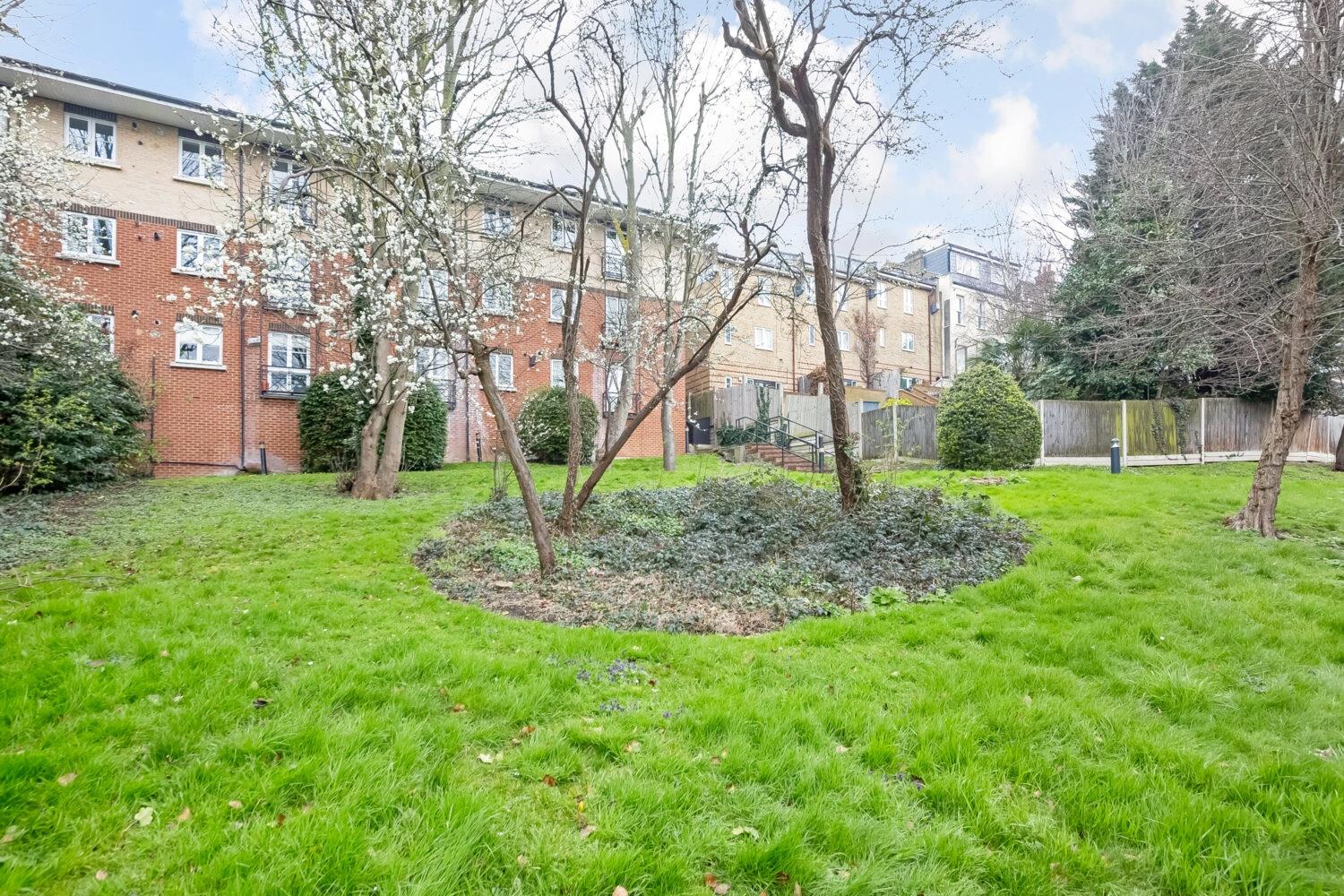 1 bedroom apartment for sale in Underhill Road, East Dulwich, SE22 | Pedder