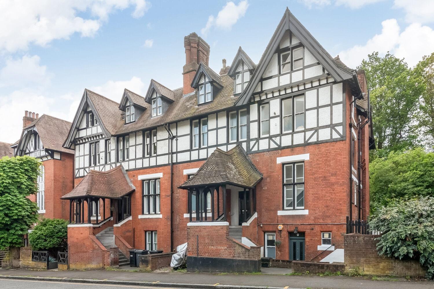 3 bedroom apartment for sale in Crystal Palace Park Road, Sydenham ...