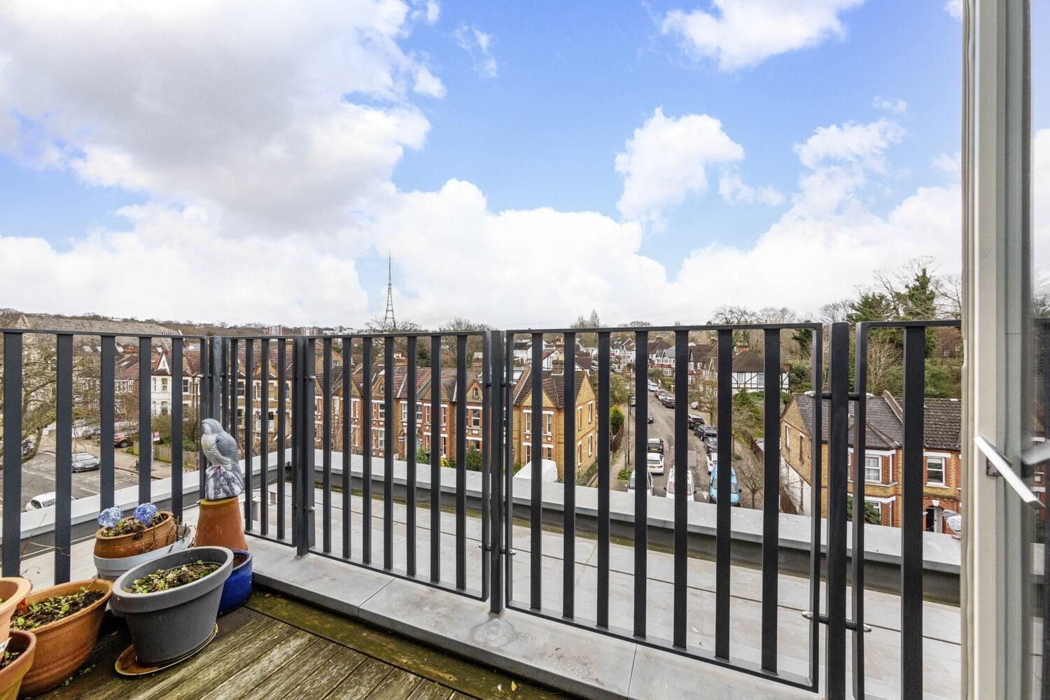 2 bedroom apartment for sale in Gipsy Road, West Norwood, SE27 | Pedder