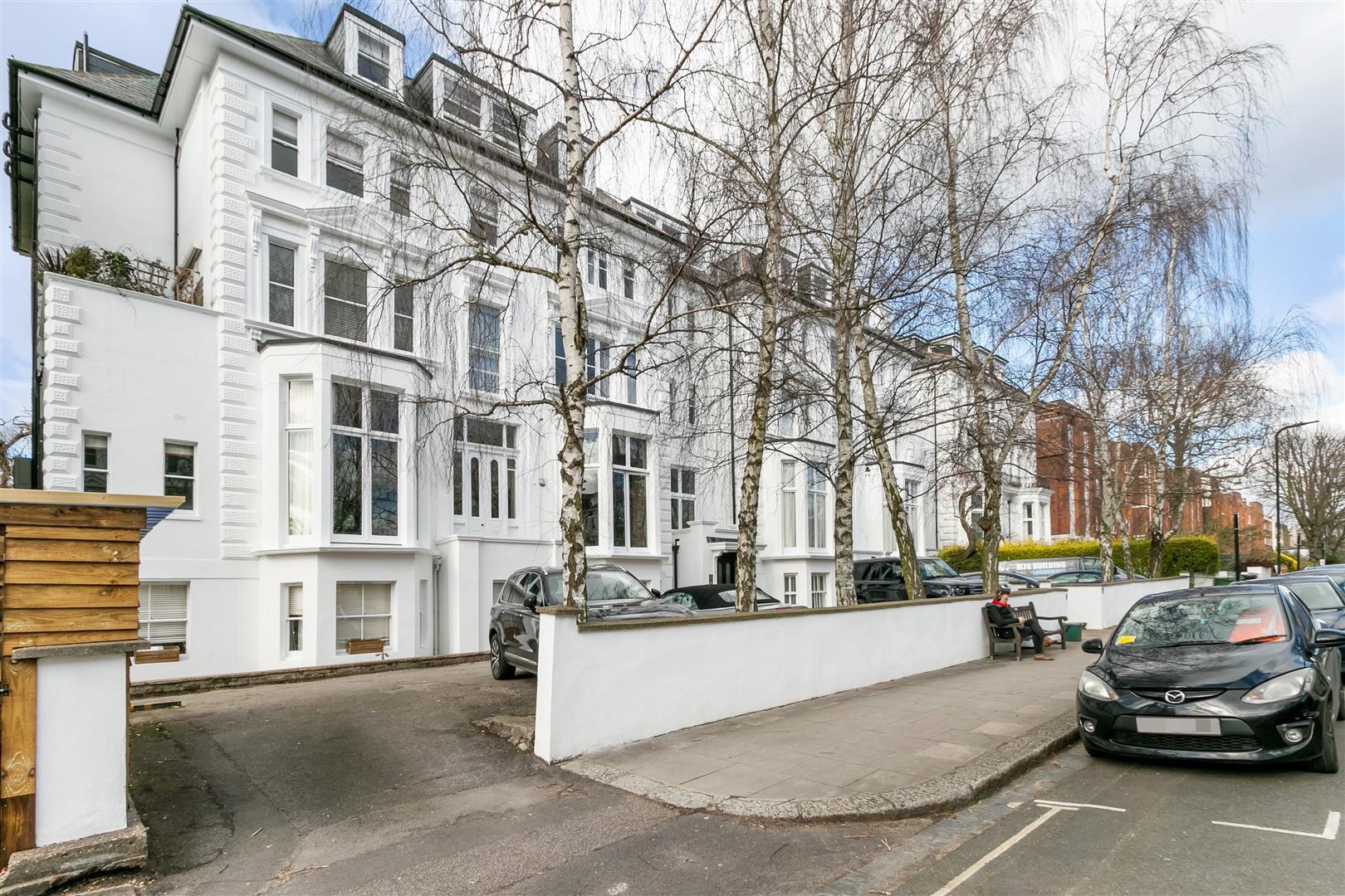 2 bedroom flat to let in Belsize Grove, London, NW3 | Wayne & Silver