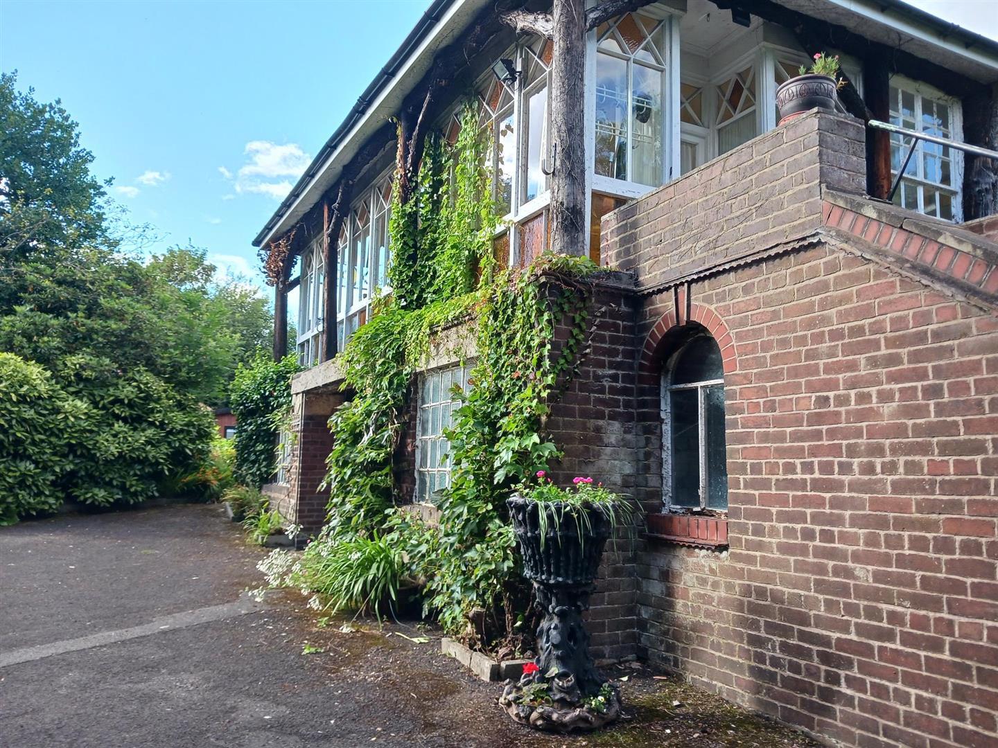 Properties for sale in Alkrington