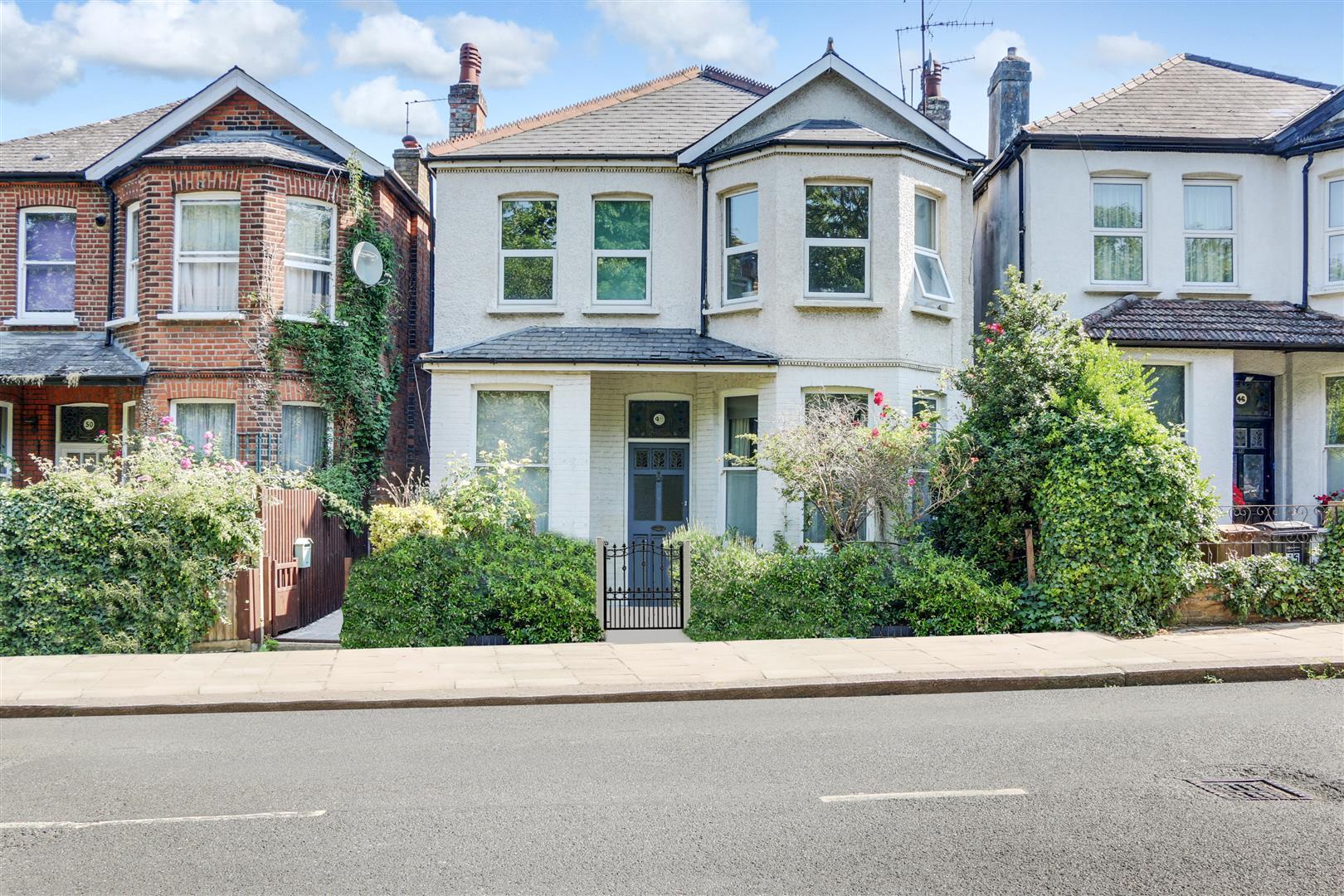 3 bedroom apartment for sale in Westbere Road, London, NW2 | Wayne & Silver