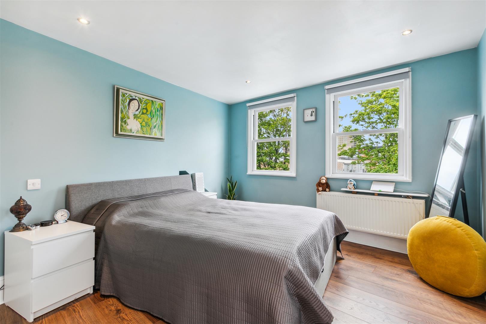 2 bedroom flat for sale in Weston Road, London, W4 | Whitman and Co