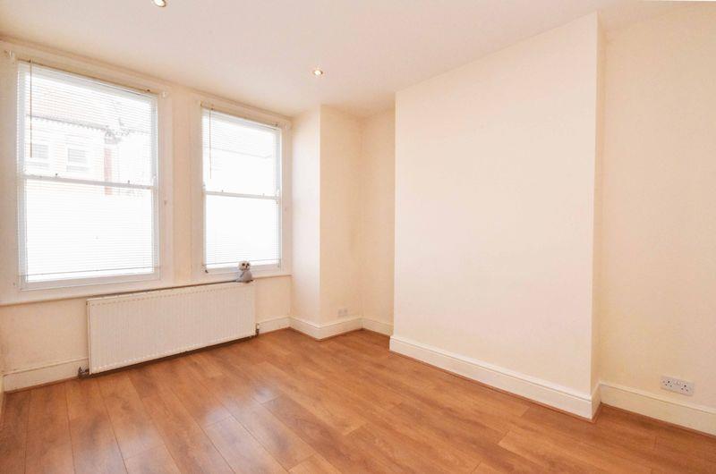2 bedroom flat to let in Leverson Street, London, SW16 | Patrick Henry