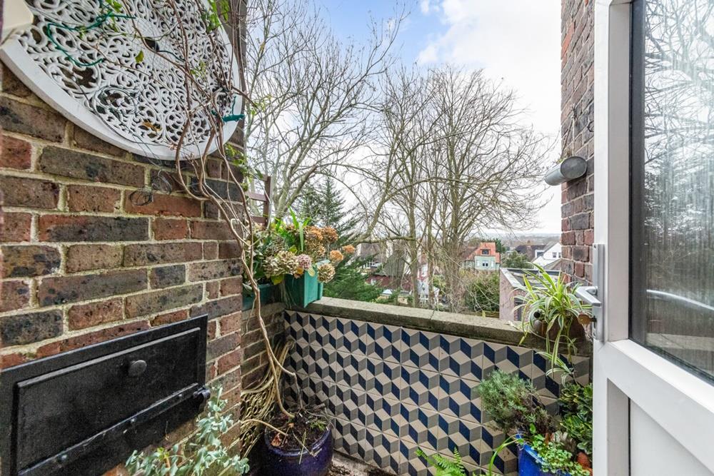 2 bedroom apartment for sale in Hillside Gardens, Tulse Hill, SW2 | Pedder