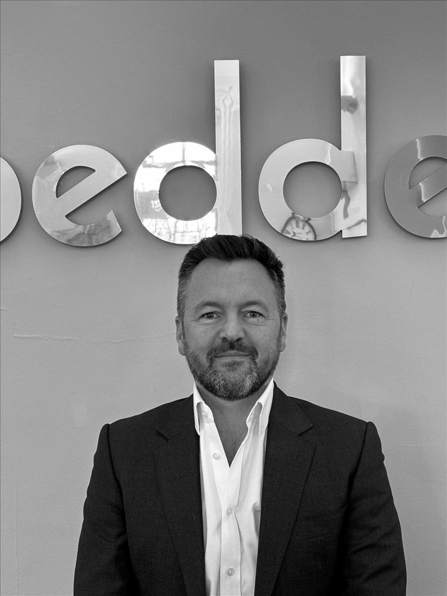 About Us | We Live Local