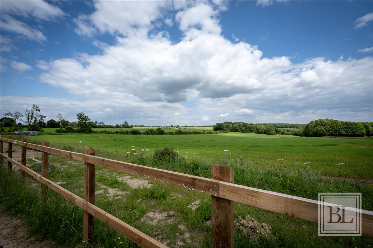 Properties for sale - Brooks Leney | Your Land Our Knowledge