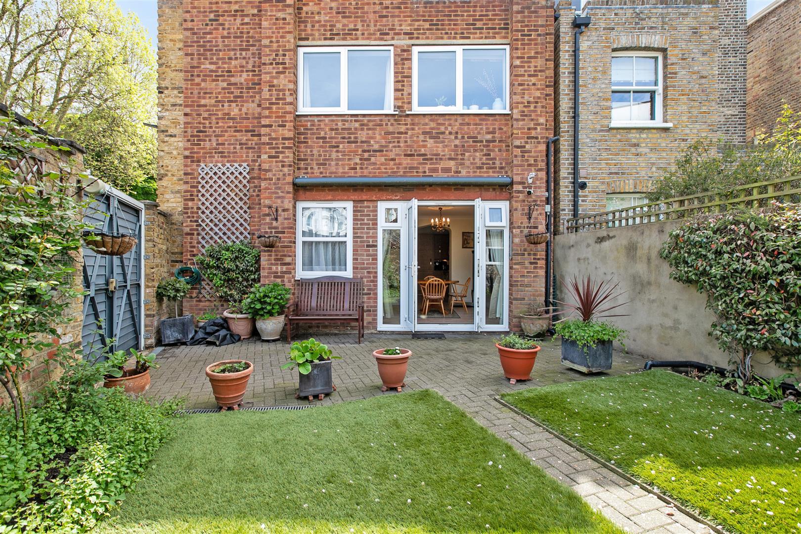 3 bedroom flat for sale in Sutton Lane North, London, W4 | Whitman and Co