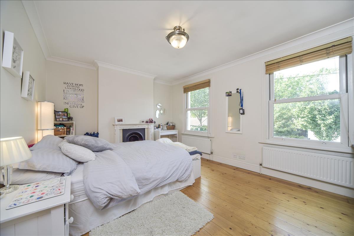 4 bedroom house for sale in Rowena Crescent, Battersea, SW11 ...