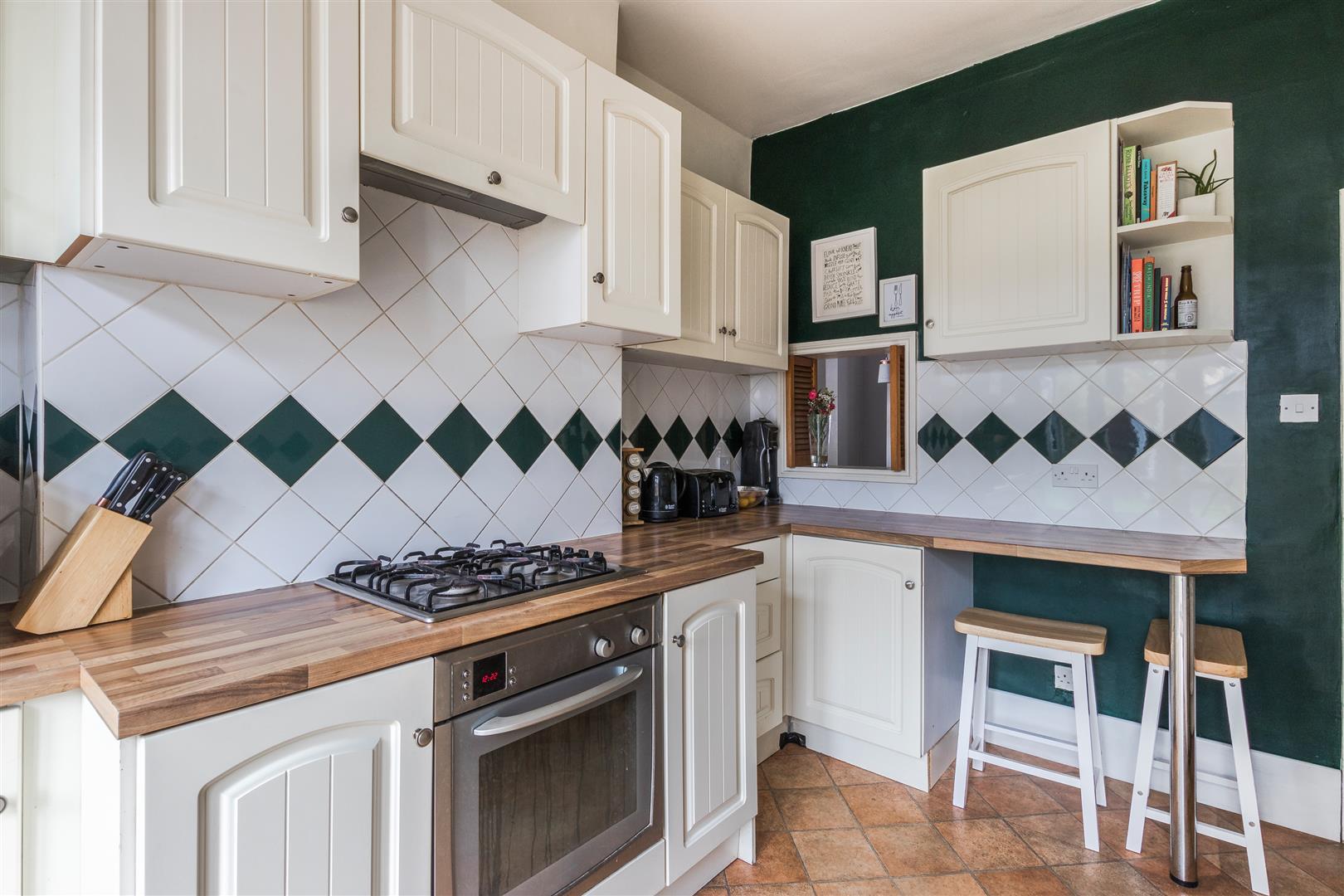 3 Bedroom House For Sale In Devonshire Road Colliers Wood Sw19