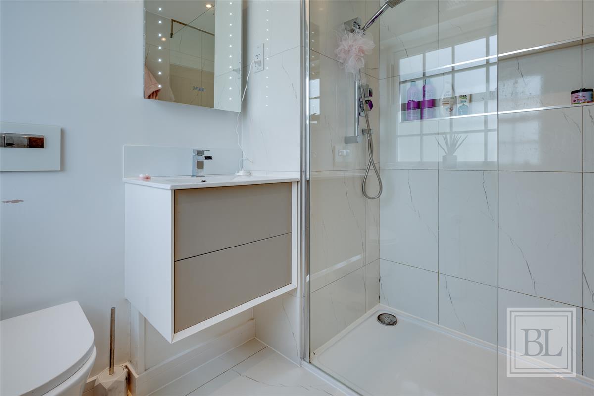 Properties for sale - Brooks Leney | Your Land Our Knowledge