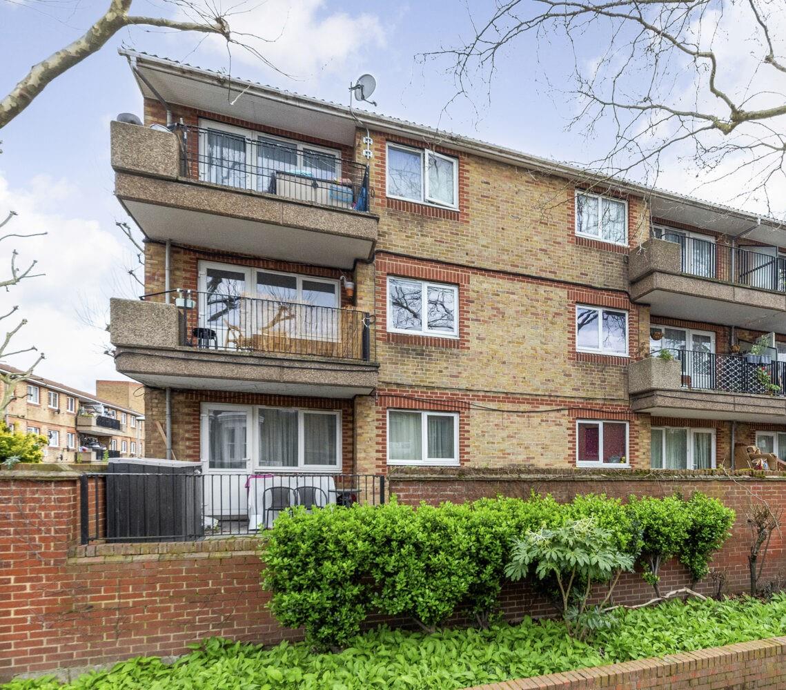 1 bedroom apartment for sale in Staveley Close, Peckham Rye, SE15 | Pedder