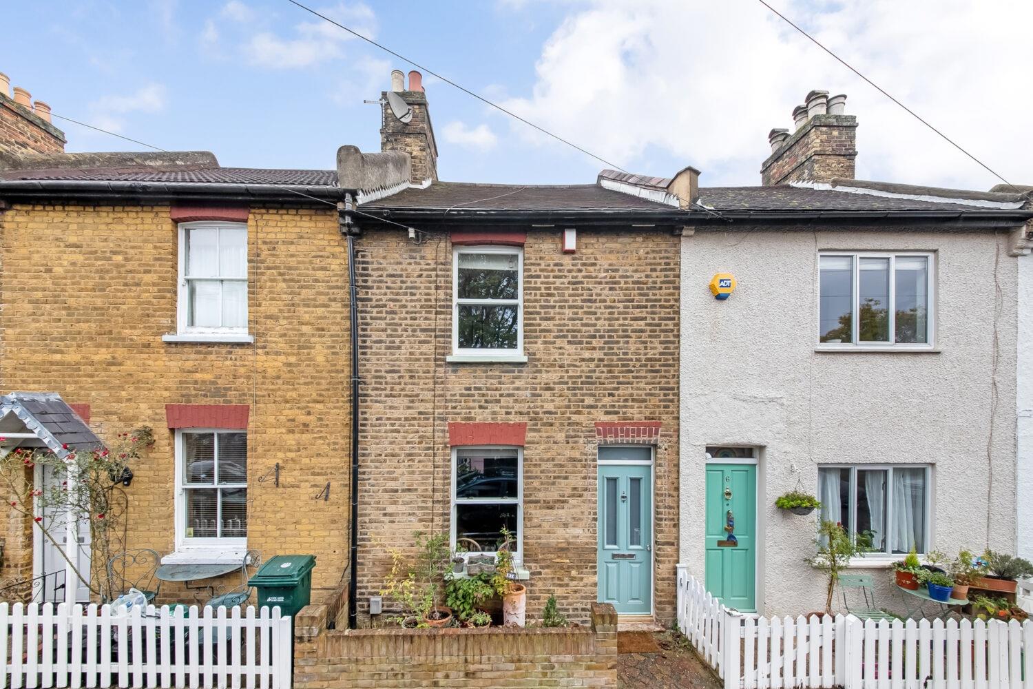 2 bedroom house for sale in Princes Road, Penge, SE20 | Pedder
