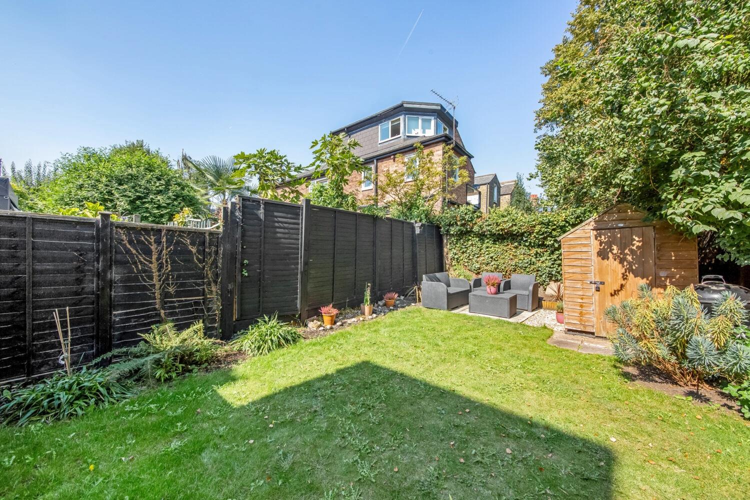 2 bedroom apartment for sale in The Gardens, East Dulwich, SE22 | Pedder