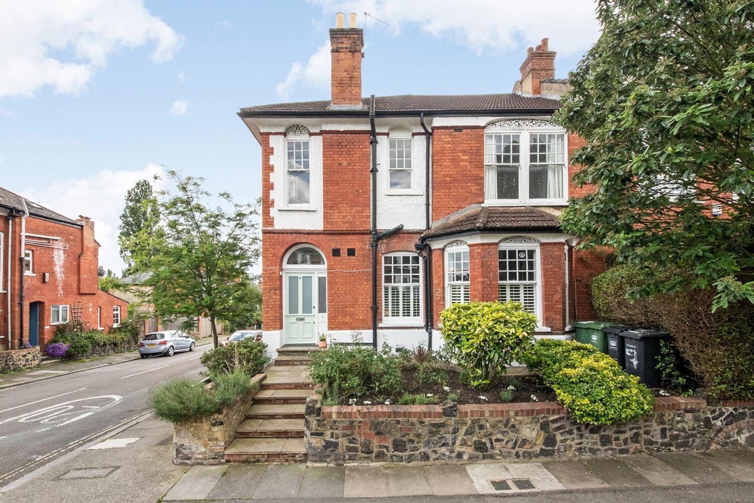 2 bedroom apartment for sale in Bishopsthorpe Road, Sydenham, SE26 | Pedder