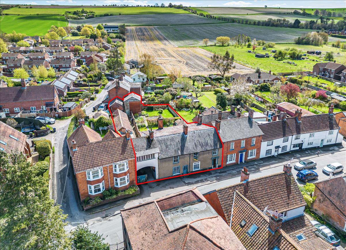 8 bedroom mid-terraced house for sale in High Street, Devizes, SN10 ...