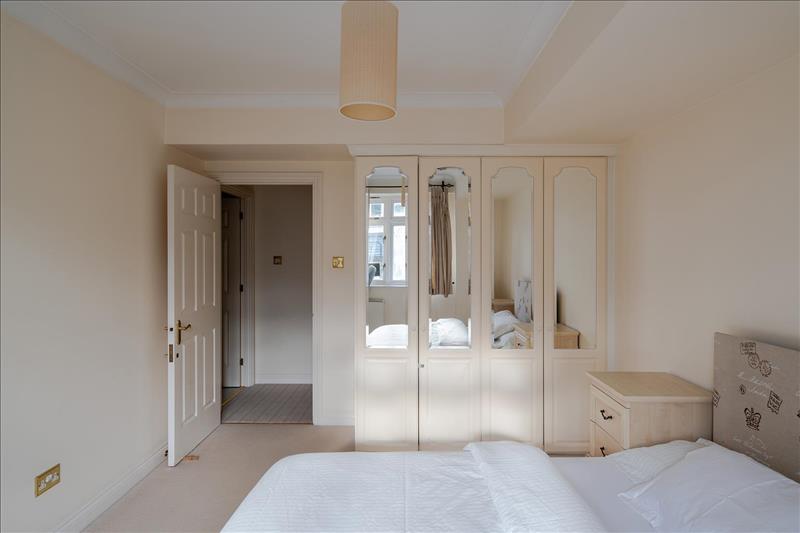 1 bedroom flat to let in Pemberton House, London, EC4A | Scott City