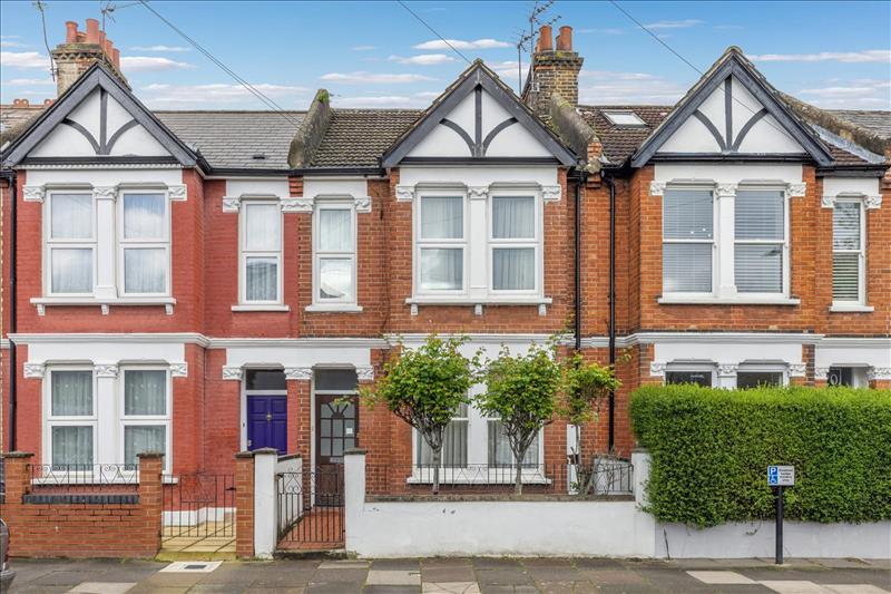 2 bedroom flat for sale in Weston Road, London, W4 | Whitman and Co