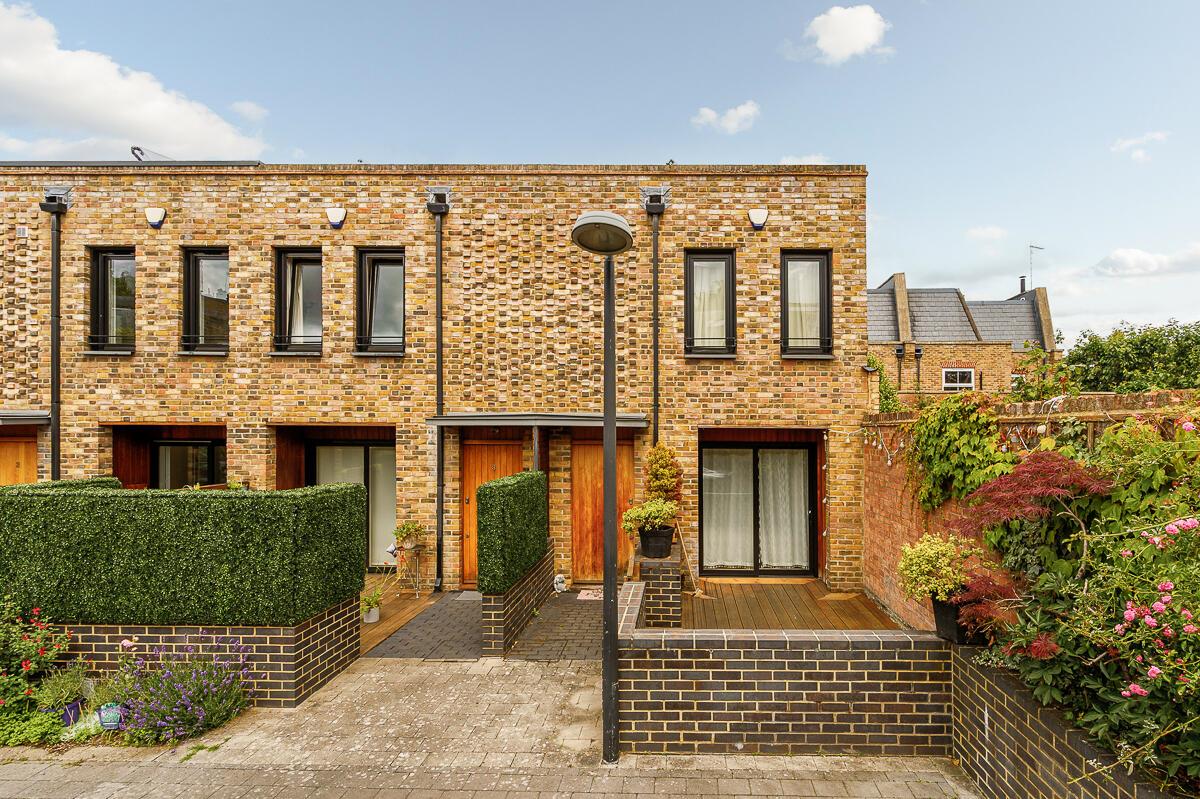 2 bedroom mews for sale in Eden Studios, 20 24 Beaumont Road, London ...