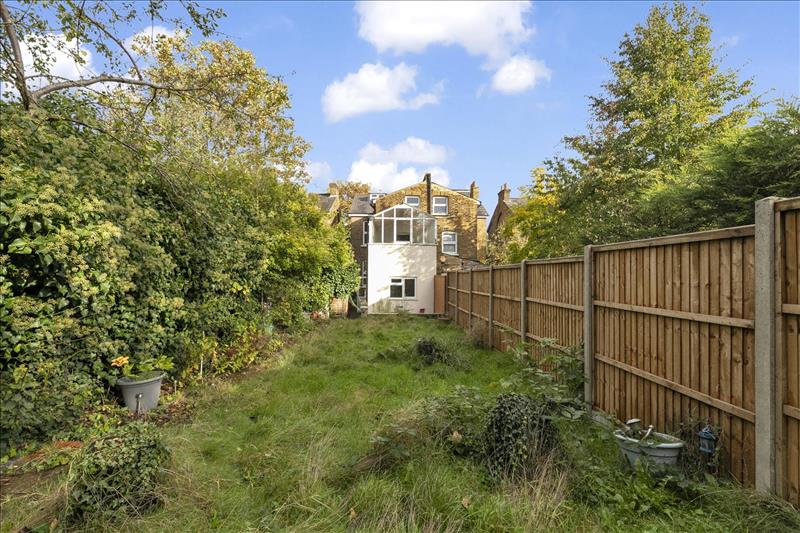 4 Bedroom House For Sale In Merton Road London Sw18 Loney Miller