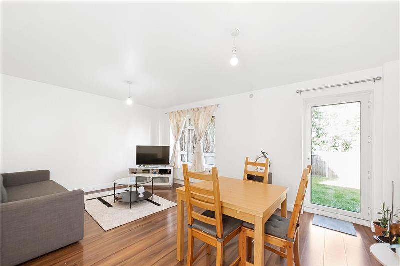 3 bedroom flat for sale in Anerley Road, London, SE20 | Pedder