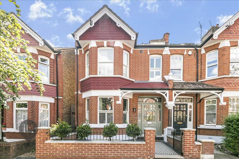 4 bedroom end of terrace house for sale in Braemar Avenue, London, SW19 ...