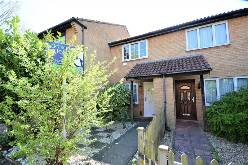 2 Bedroom Mid Terraced House To Let In Hogarth Crescent Colliers Wood