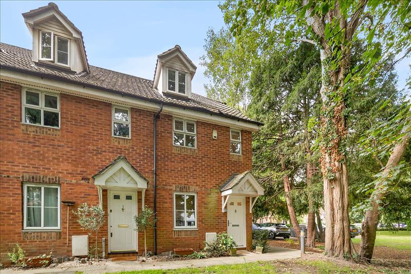 2 bedroom flat for sale in Burghley Hall Close, London, SW19 | Loney Miller