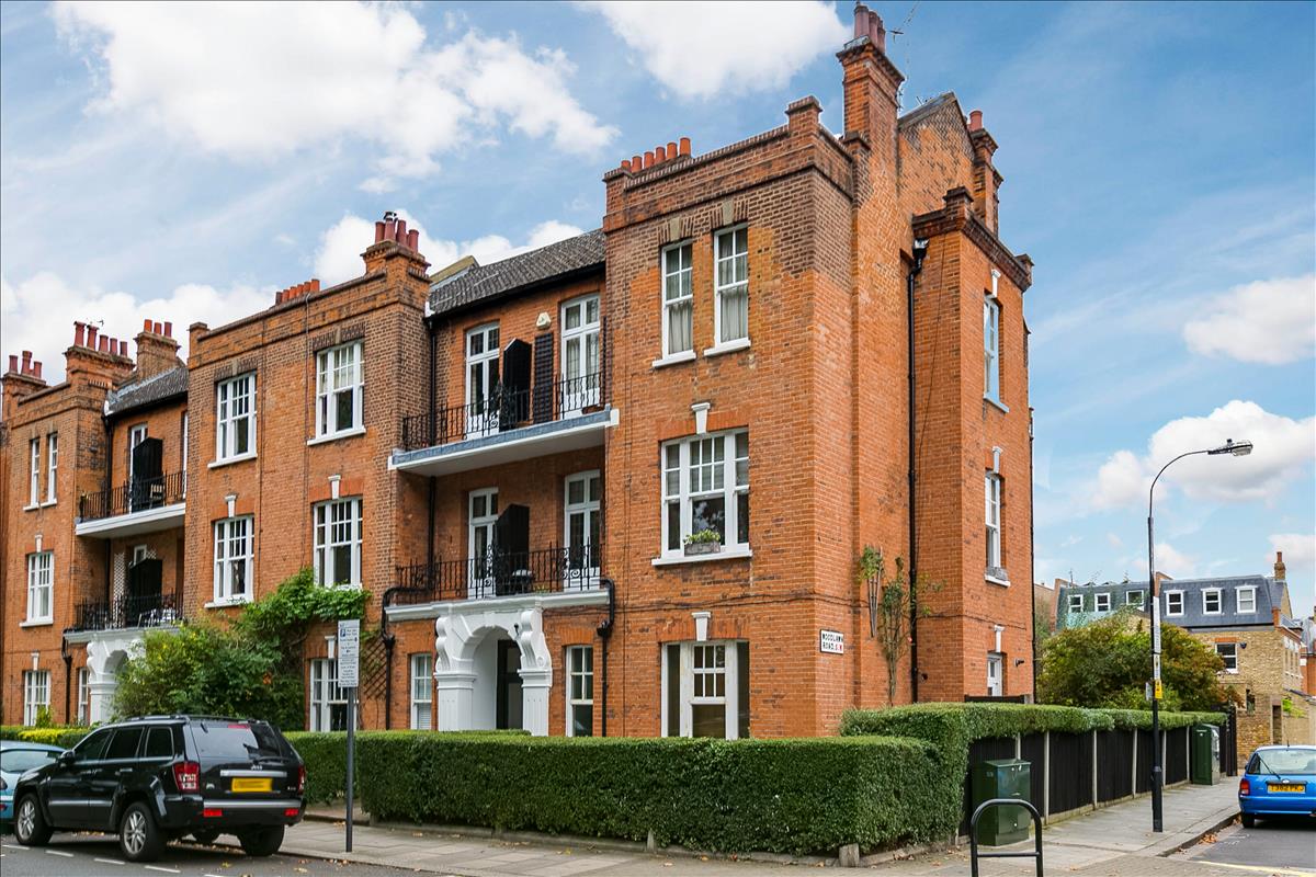 Bishops Mansions, Bishops Park Road, London, SW6 6DY